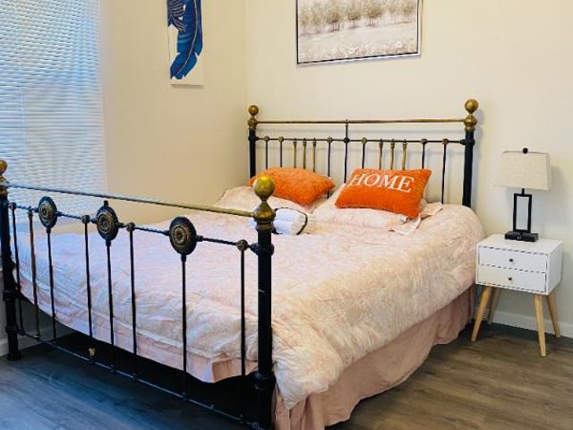Newly Furnished 1B1B in Highland Park