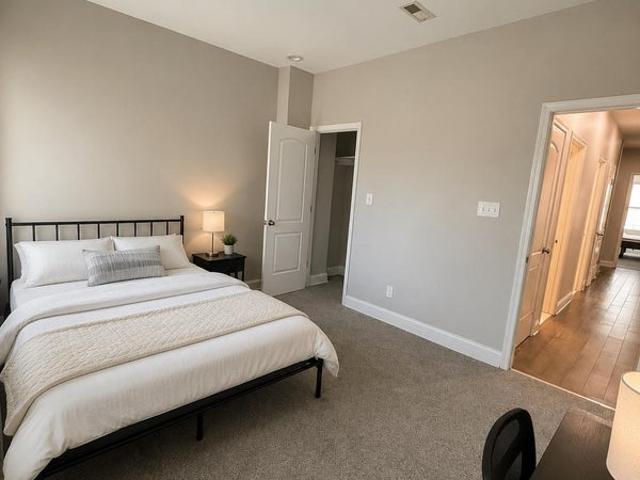 Newly Furnished Rooms Near Johns Hopkins & Downtow