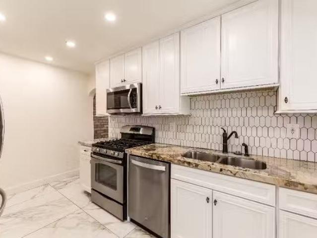 Newly remodeled 3BR/2BA w/ full garage + covered deck 719 S P.