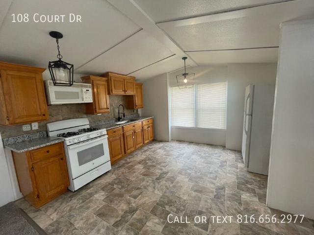 Newly Remodeled 2 Bed 1 Bath Home in Greenwood 970 Sq Ft