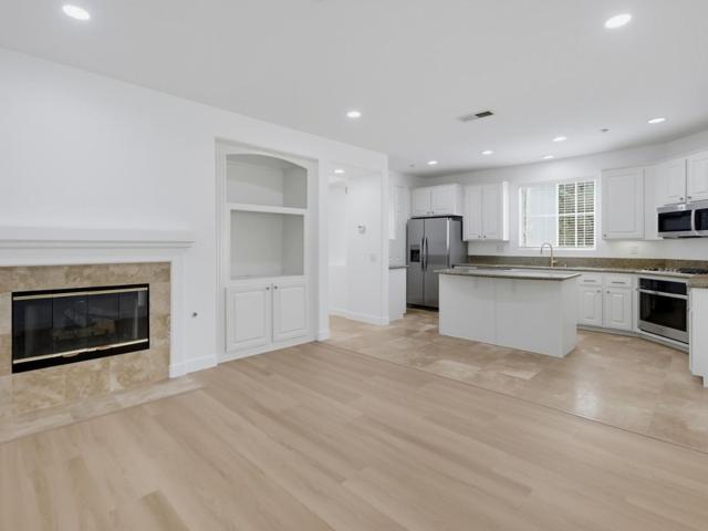 Newly Remodeled 4 Bedroom Townhome in Torrey Highlands END UNIT