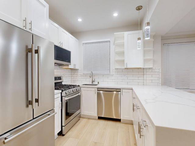 Newly Remodeled 4BR/2BA Apartment in a Prime San Francisco Location