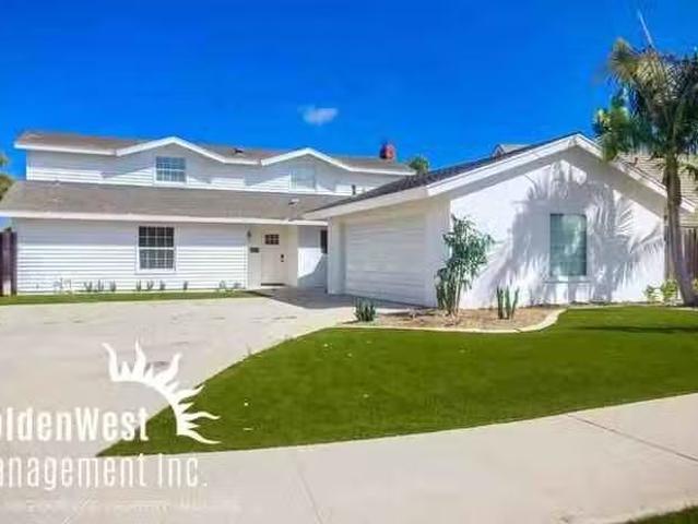 Newly Remodeled 5Bdm 3Ba Single Family Home in South Oceanside.