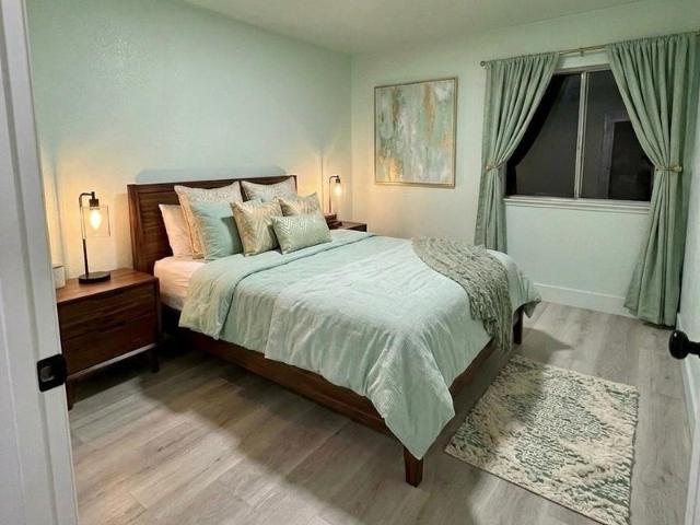 Newly remodeled condo just blocks from the sand
