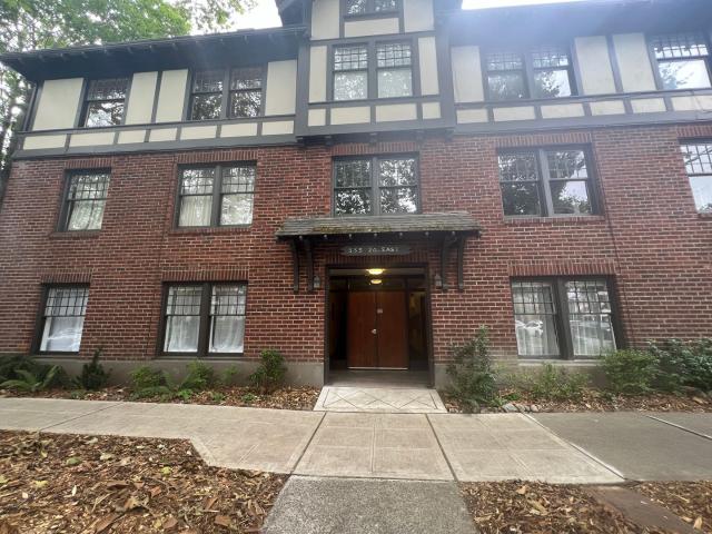 Beautifully Remodeled Capitol Hill Condo – Vintage Charm Meets Modern Living