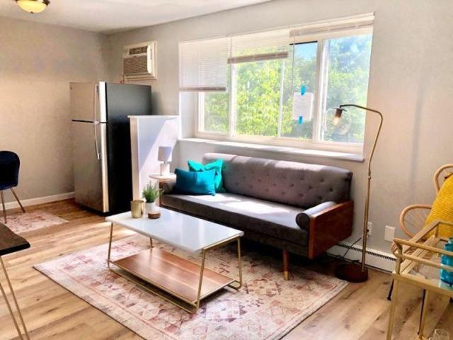 Newly Remodeled Apartments for Rent in Maplewood 1 Bedroom Apartment for Rent at 7500 Sussex Ave, Maplewood, MO 63143 Maplewood