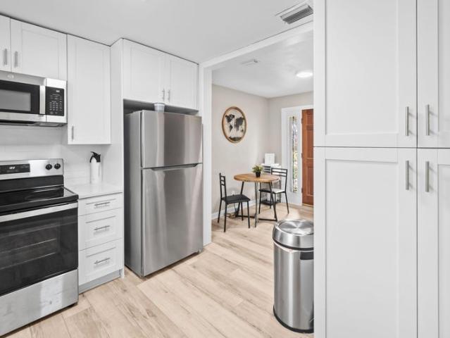 Newly Remodeled, Free Laundry, Near Hospitals