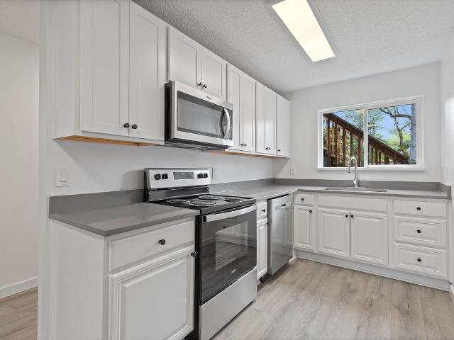 Newly Remodeled Kennedy Park Apartments! 1 Bedroom Apartment for Rent at 10420 Sw Kennedy St, Raleigh Hills, OR 97005 Raleigh Hills