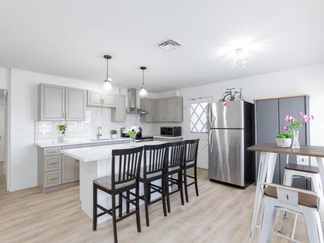 Newly Remodeled Las Vegas House near UMC Hospital