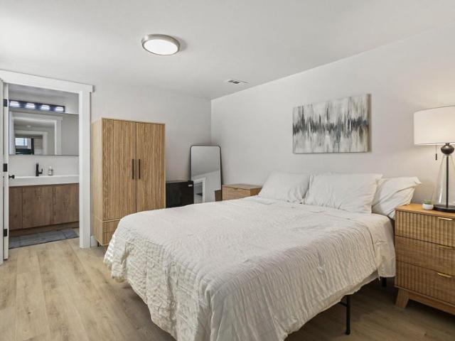 Newly remodeled living in Auburn!