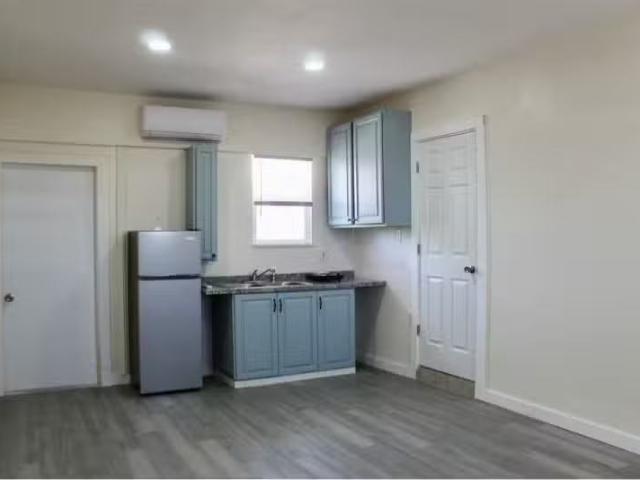 Newly Remodeled Studio in Port Charlotte Duplex Includes Utili.