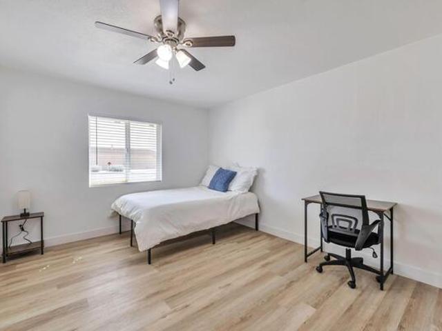 Newly Remodeled Paradise Valley Home | Weekly Cleaning of Common Areas | Workspaces | Fast Wi Fi | Abundant Parking & Close Freeway Access