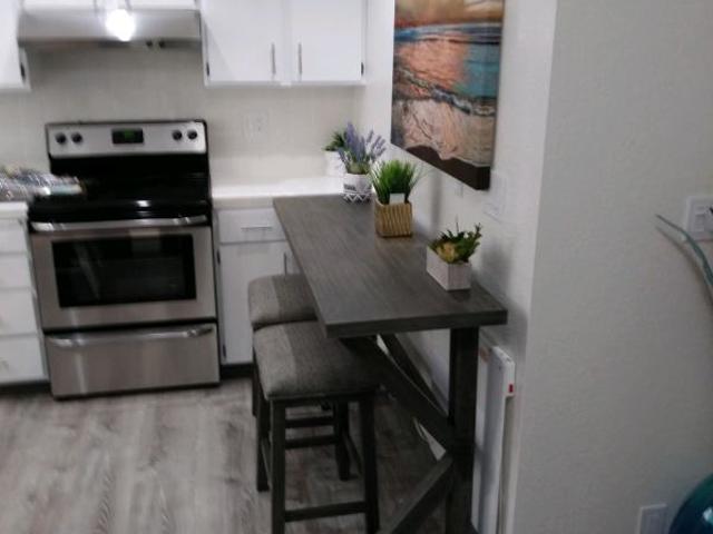 Newly remodeled room for rent Serramonte Daly cit