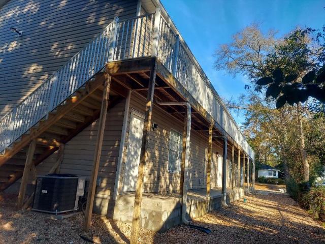 Newly Remodeled Townhouse with Private Bedroom Ent