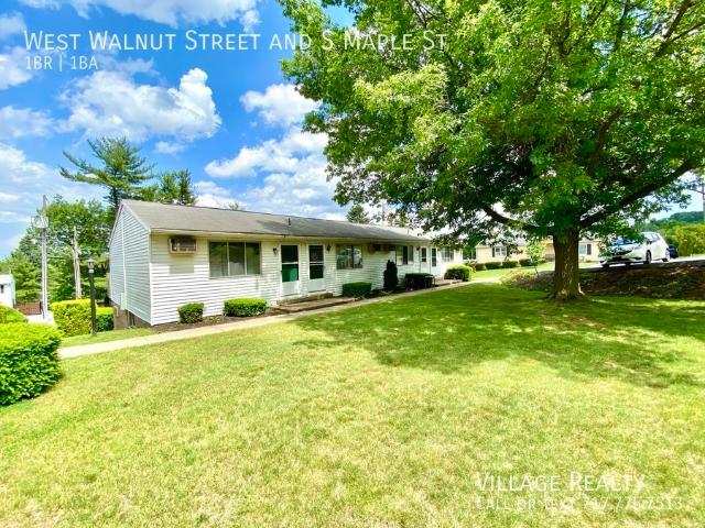 Newly remodeled! Top floor, few steps! Upper level 1 Bed with Off Street parking!
