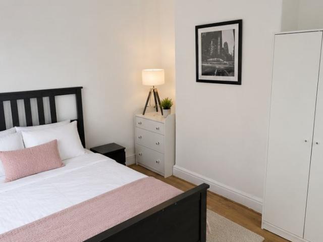 Newly renovated 3 bedroom house in L6