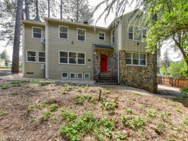 Newly Renovated 1 Bedroom Downtown Colfax!