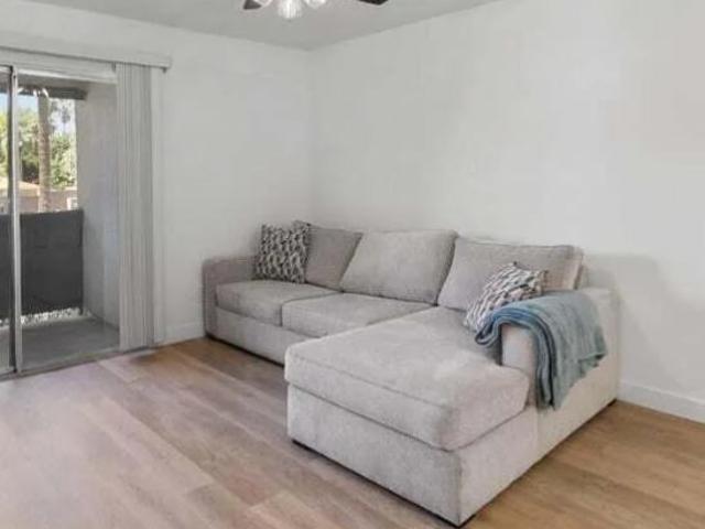Newly renovated 1 bedroom 1 bathroom apartment