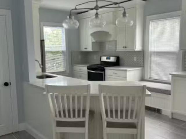 Newly renovated 2 bed, 1 bath 141 Adams St #1