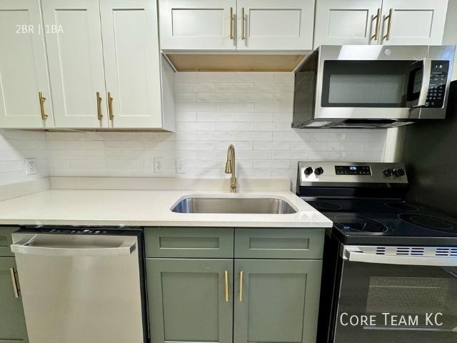 Newly Renovated 2 Bed in West Plaza