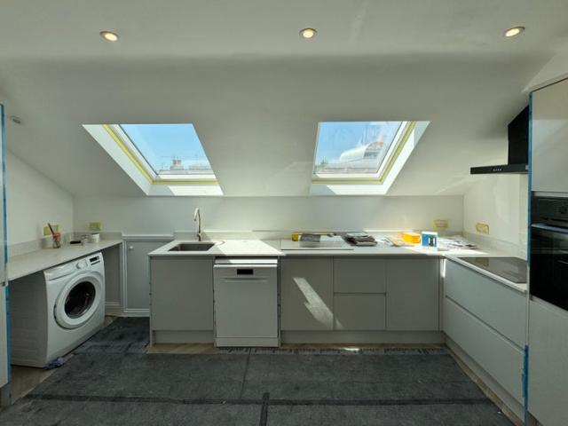 Newly renovated 2 bedroom maisonette