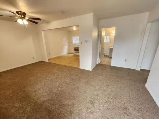 Newly renovated 2BR/1BA Duplex with Yard in Lemon Grove 3168.