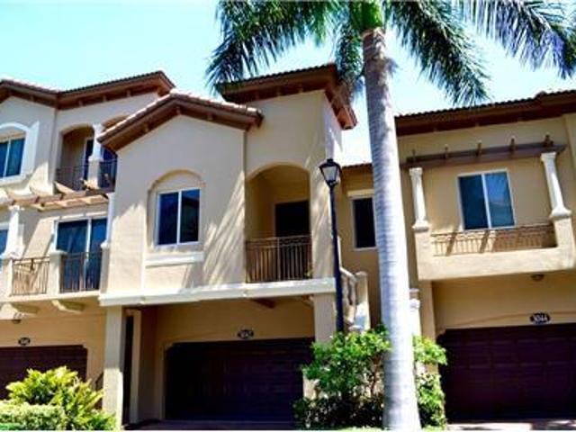 Newly Renovated 3/3 Townhouse in Boynton Beach