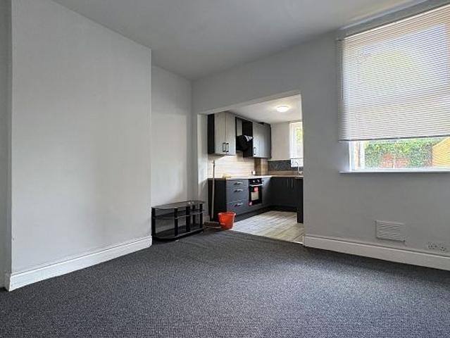 Newly Renovated 4 Bedroom Student Property