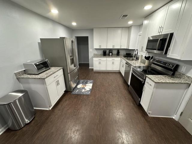 Newly Renovated 4BRBA home with Granite, Deck, Off