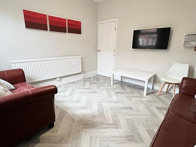 Newly renovated 5 Bedroom House