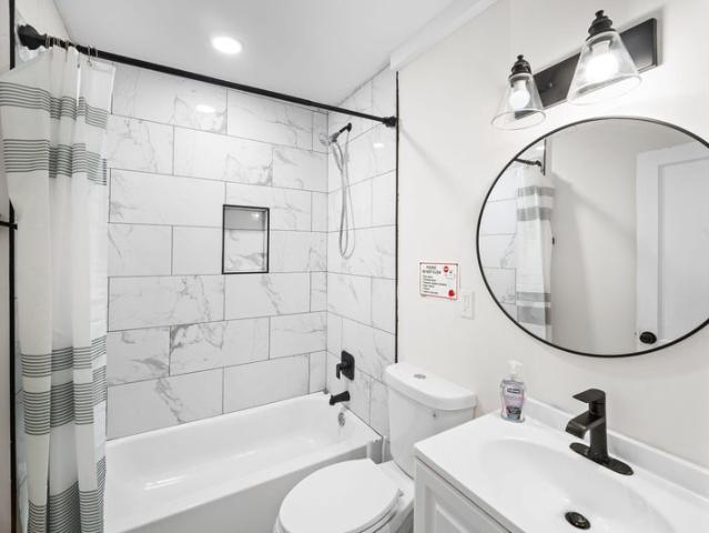 ⭐️ Newly Renovated | 5️⃣ mins to San Marco | Ac