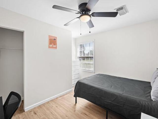 Newly Renovated | 5⃣ mins to San Marco | Access to I 90 and 1 | 9⃣ mins to Downtown Jax