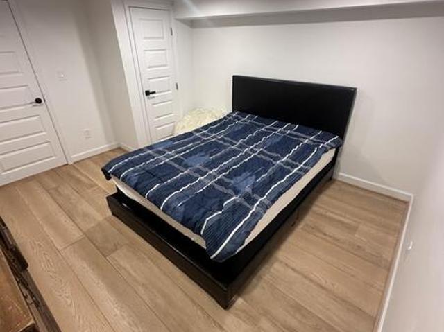 Newly renovated & cozy Baltimore Townhouse with Living room