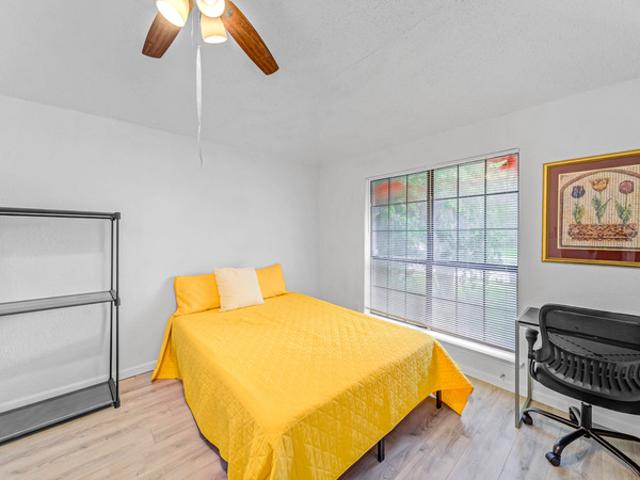 Newly renovated & cozy Dallas House with Backyard