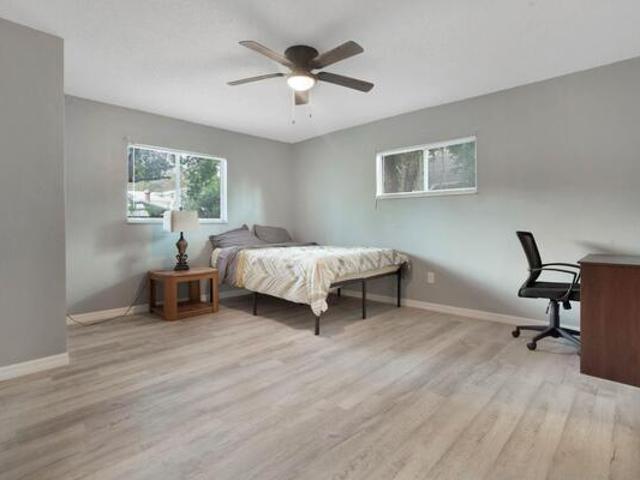 Newly renovated & cozy Orlando House with Backyard