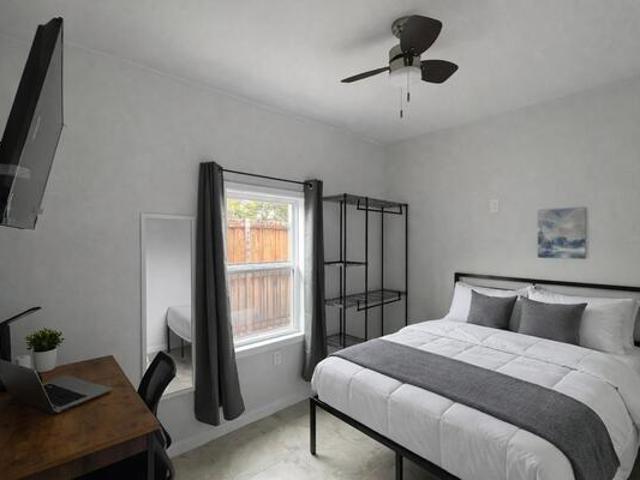 Newly Renovated Co Living near Crawford Memorial Park & Dallas Transit Corridors