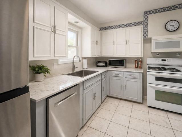 Newly Renovated CoLiving near Crawford Memorial P