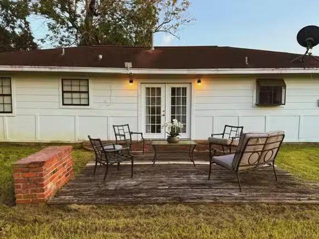 Newly renovated & Comfortable Beaumont Near Shops & Dining id.