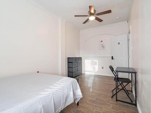 Newly renovated Comfortable Dallas Property! In a quiet low traffic street, 1 block from public transportation. Fully stocked kitchen and high speed Wifi!