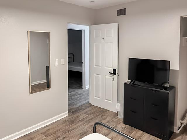 Newly renovated & comfortable Jacksonville House with Backyard