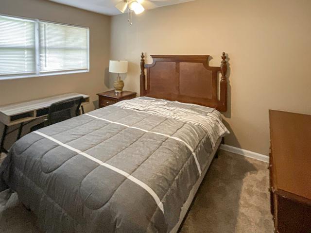 Newly renovated & comfortable Jacksonville House with Dining area