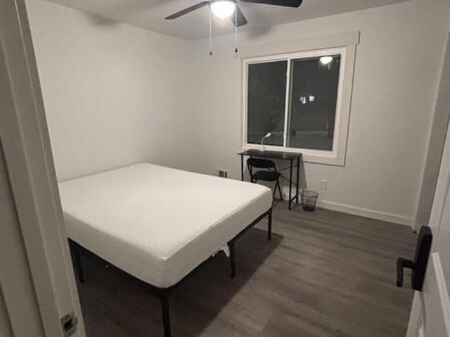 Newly renovated & comfortable Stockbridge house with backyard and deck. Clean and peaceful atmosphere for comfortable living