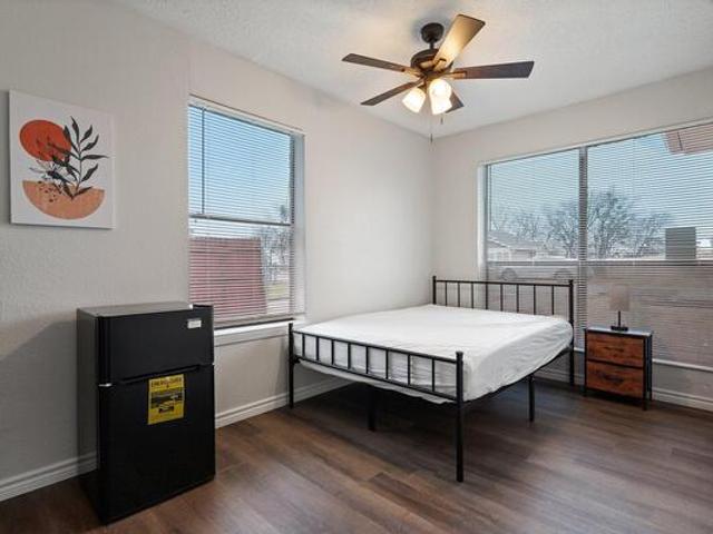 Newly renovated Comfortable Property with low number of members! In a quiet low traffic street. Fully stocked kitchen and high speed Wifi!
