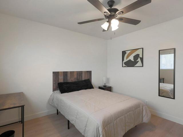 Newly renovated Chandler House with extra large rooms and mini fridge, High Speed Internet