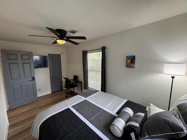 Newly Renovated | Clean & Comfortable | Fast Wifi 1gb | Near Transit | Move In Ready