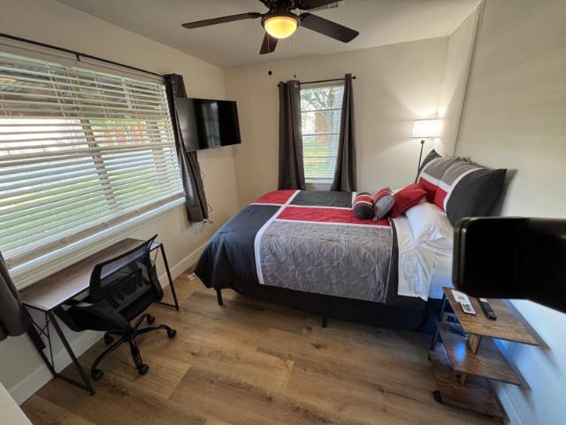 Newly Renovated | Clean & Comfy | Fast Wifi 1gb |