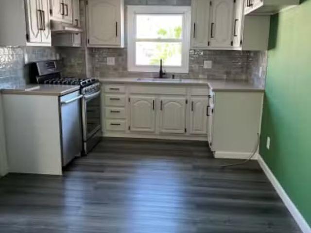 Newly renovated apartment next to Pennypack in Fox Chase area.