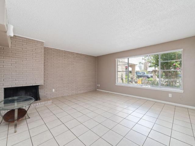 NEWLY RENOVATED APARTMENT IN HOUSTON 2 Bedroom Apartment for Rent at 8100 Leonora St, Houston, TX 77061 Greater Hobby Area