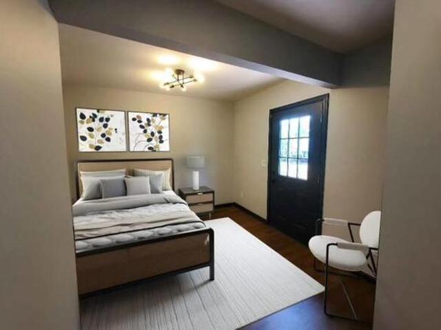 Newly renovated & beautiful Atlanta House with Backyard