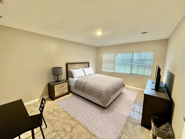 NEWLY RENOVATED beautiful Hillsborough River Tam